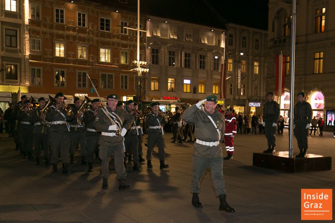 Flaggenparade zum Nationalfeiertag in Graz: Die besten Fotos & Videos