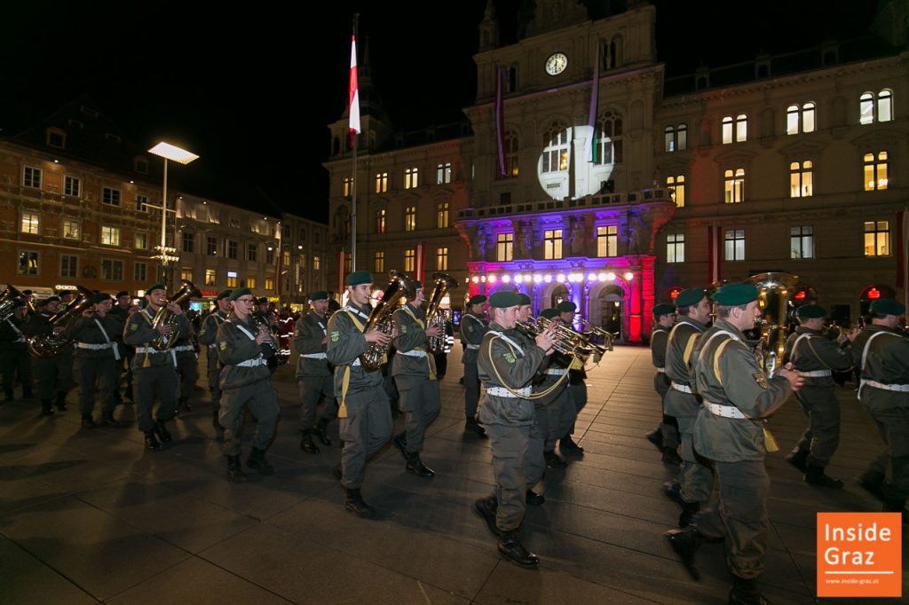 Flaggenparade zum Nationalfeiertag in Graz: Die besten Fotos & Videos