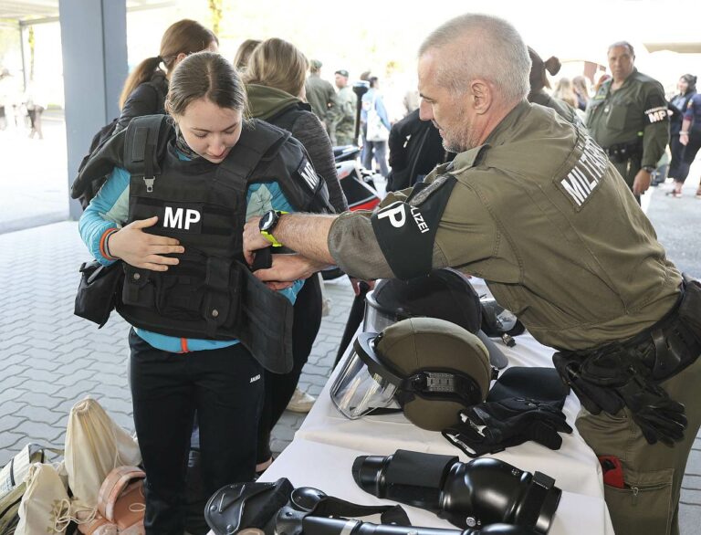 Bundesheer Girlsday in der Gablenzkaserne